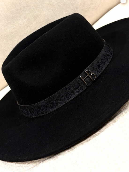 henri bendel | Accessories | New Henri Bendel Blake Embroidery Brim ...